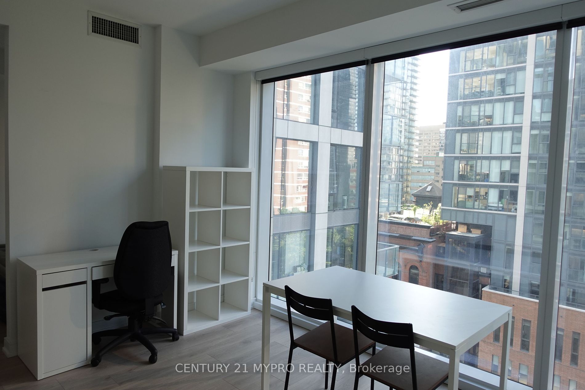 801 - 3 Gloucester St, Toronto | Leased, C8394772 | Condos.ca