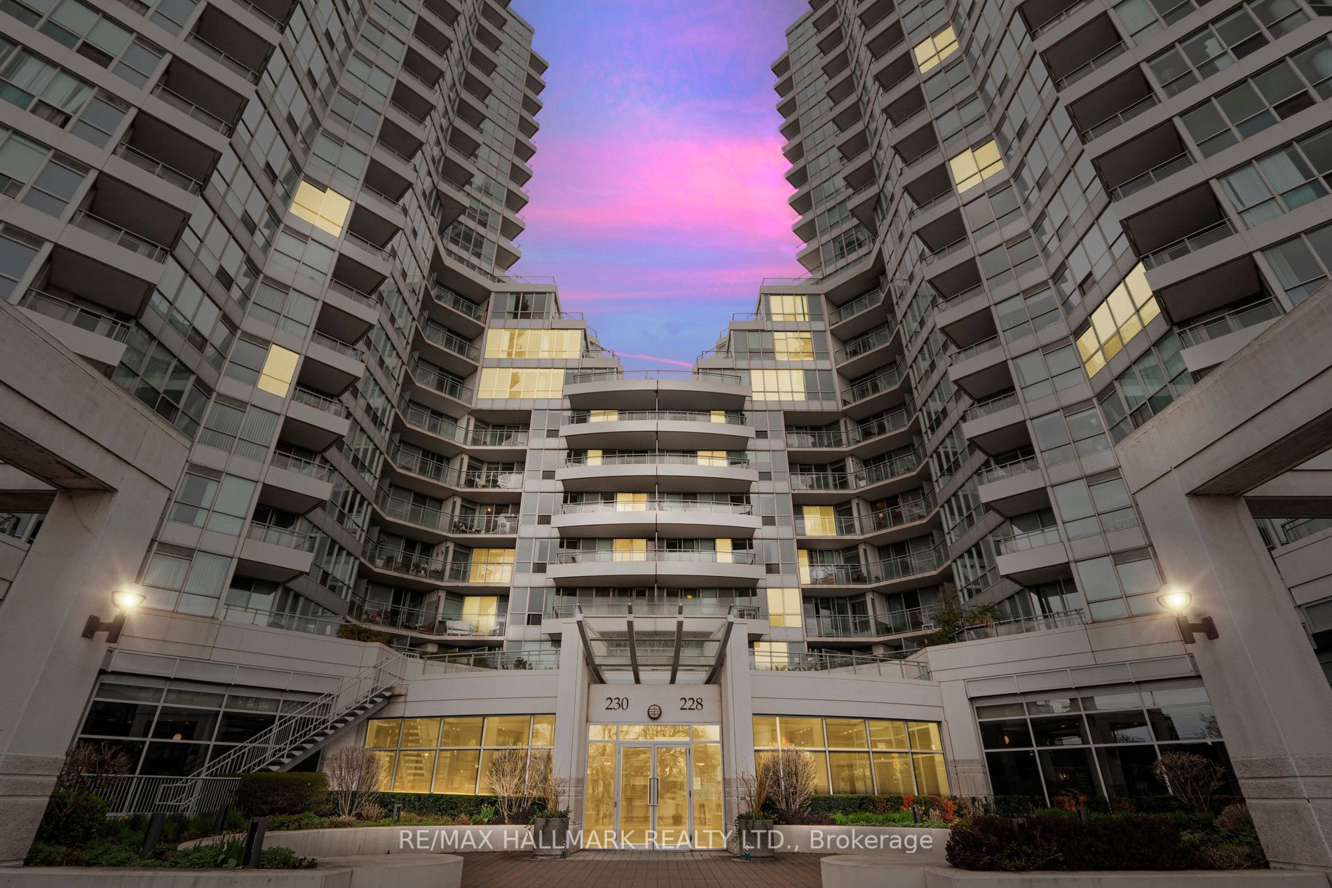 2002 - 228 Queens Quay W, Toronto | Leased, C8414088 | Condos.ca