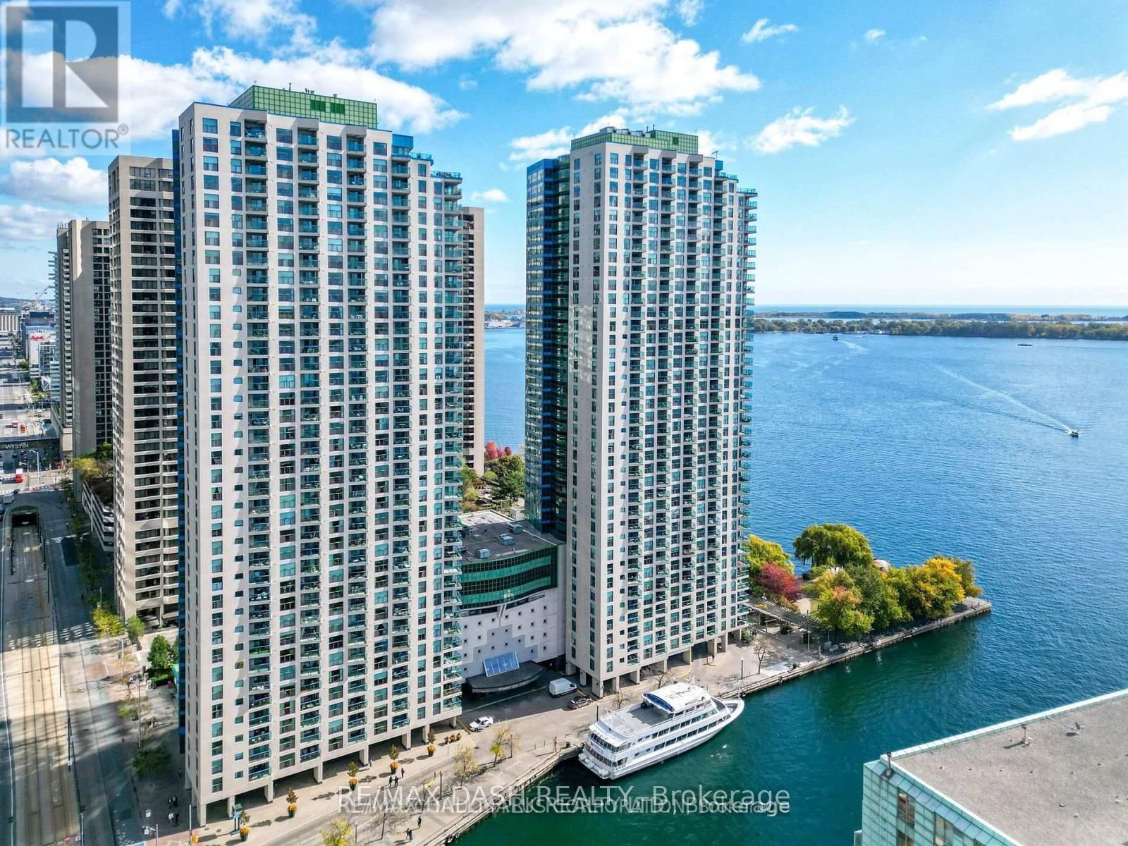 1212 - 77 Harbour Sq, Toronto | Expired, C8426216 | Condos.ca
