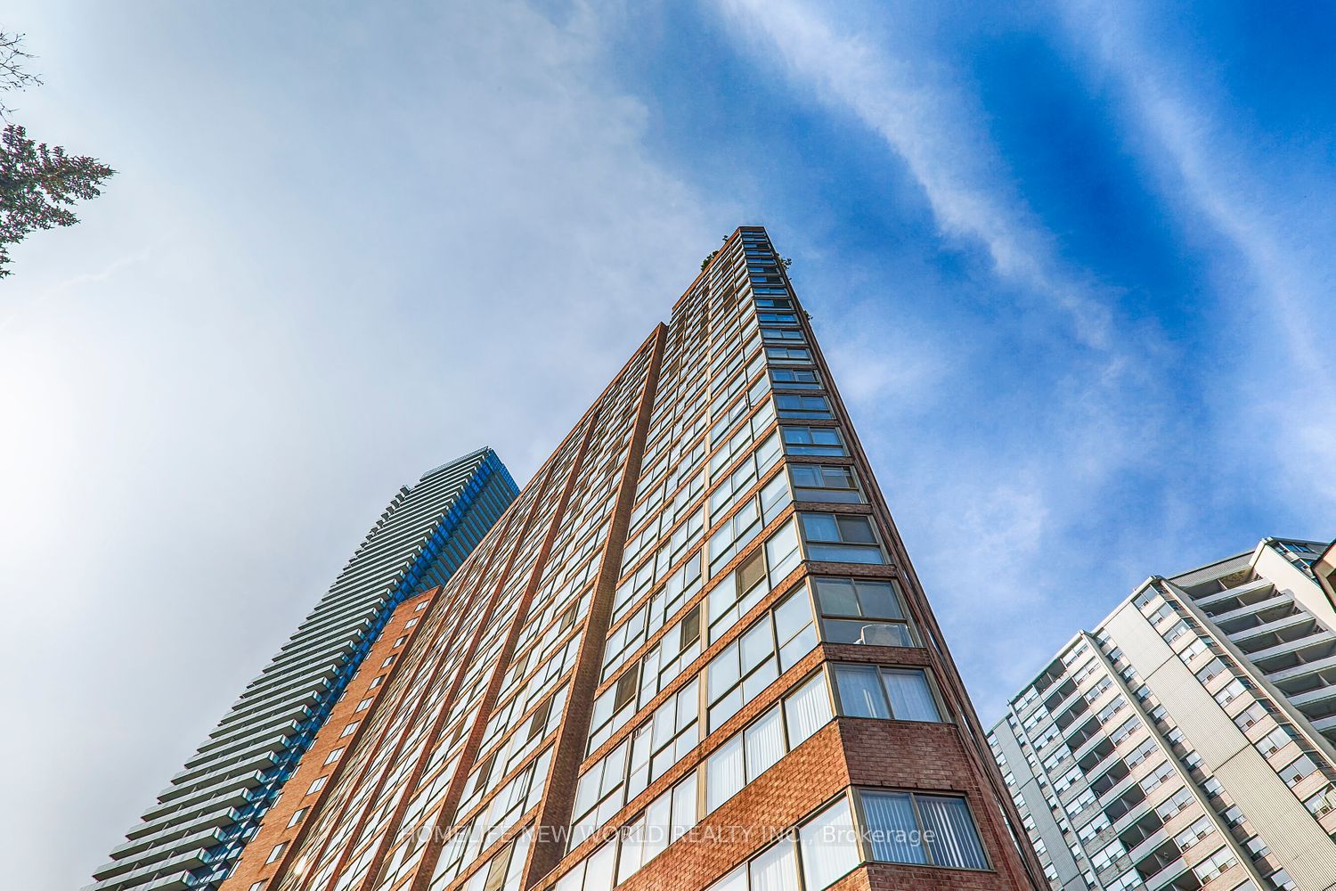 610 - 1055 Bay St, Toronto | Leased, C8455394 | Condos.ca