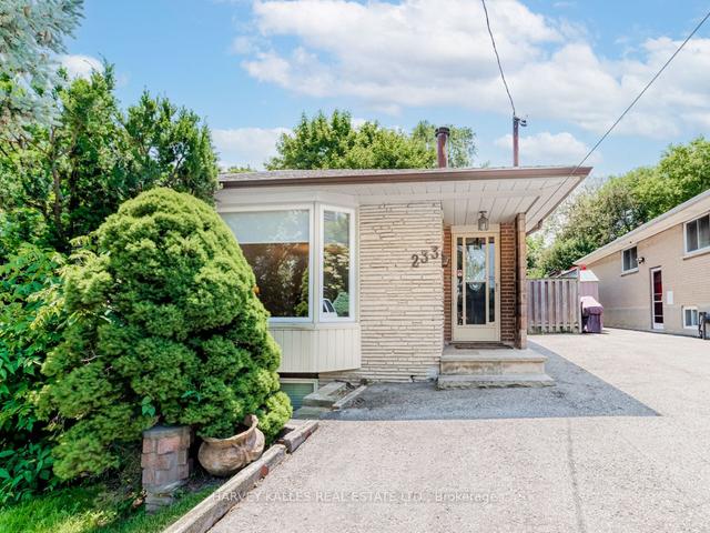 233 Woodsworth Rd, North York, ON | Condos.ca