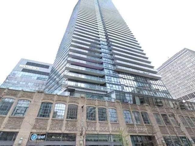 832 Bay St | Burano on Bay Condos | 9 Condos for Sale & 27 Condos for ...