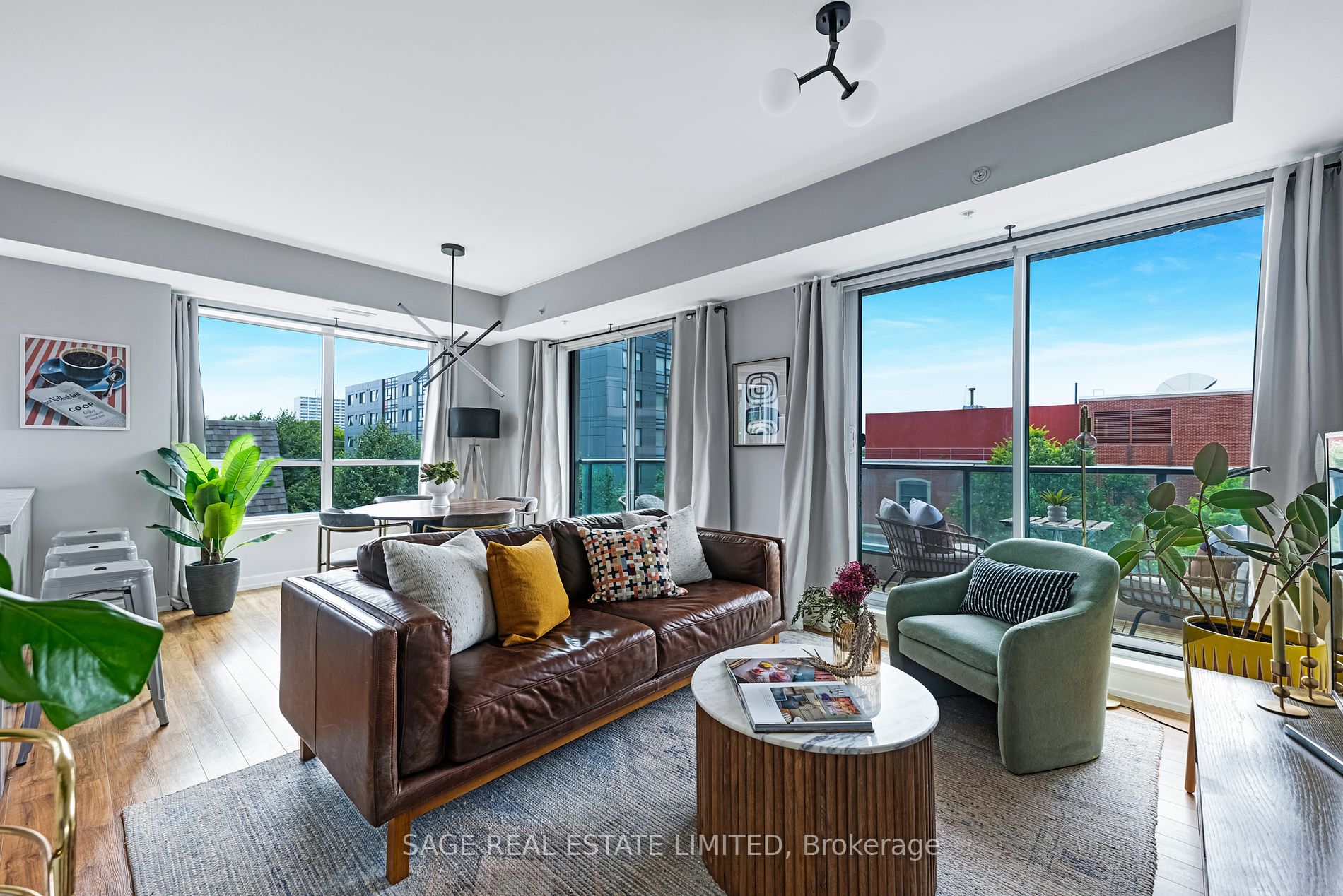 306 - 377 Madison Ave, Toronto | Sold, C9004326 | Property.ca