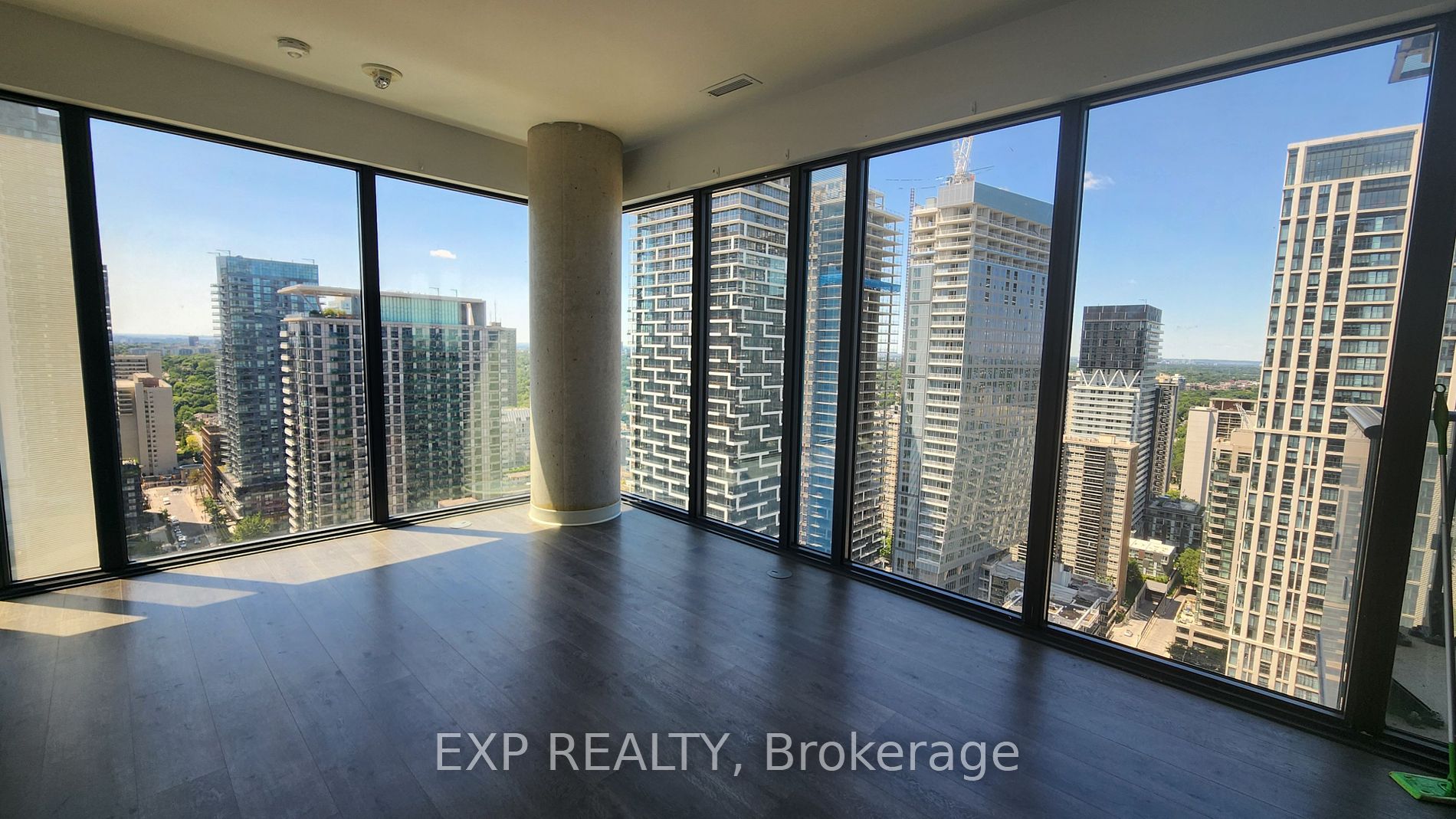 3003 - 161 Roehampton Ave, Toronto | Leased, C9007389 | Condos.ca