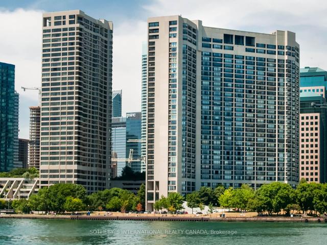 33 Harbour Square | Harbour Square Condos | 8 Condos for Sale & 9 ...