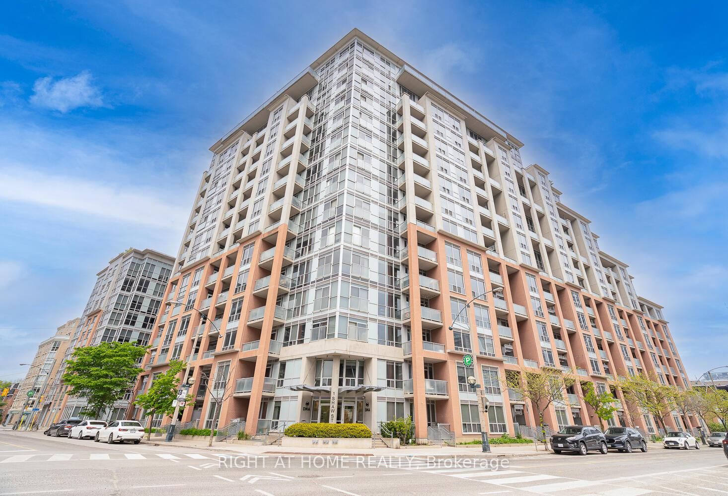 1219 - 1 Shaw St, Toronto | Leased, C9030221 | Condos.ca