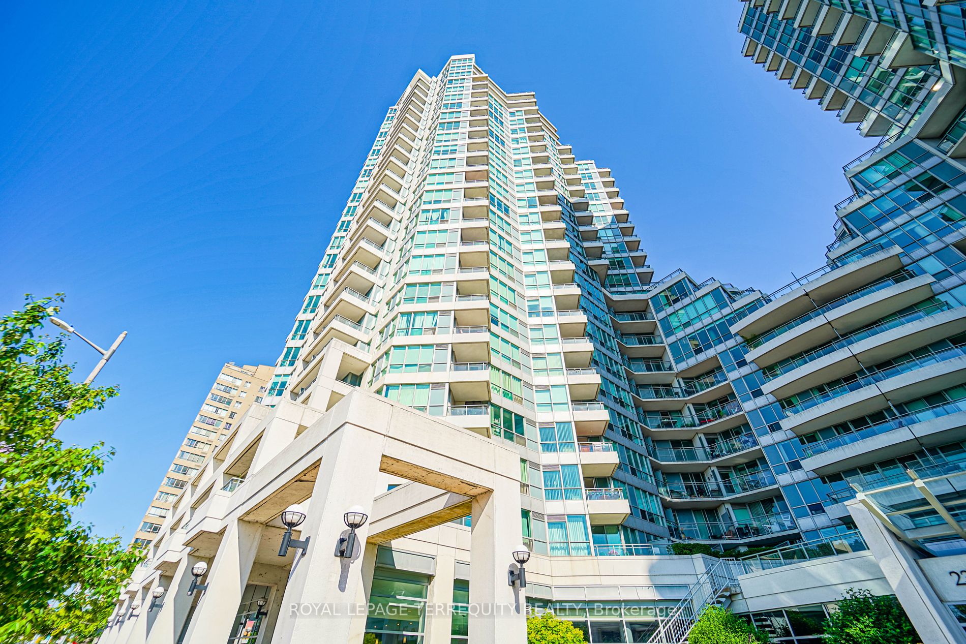 221 - 230 Queens Quay W, Toronto | Terminated, C9030637 | Condos.ca