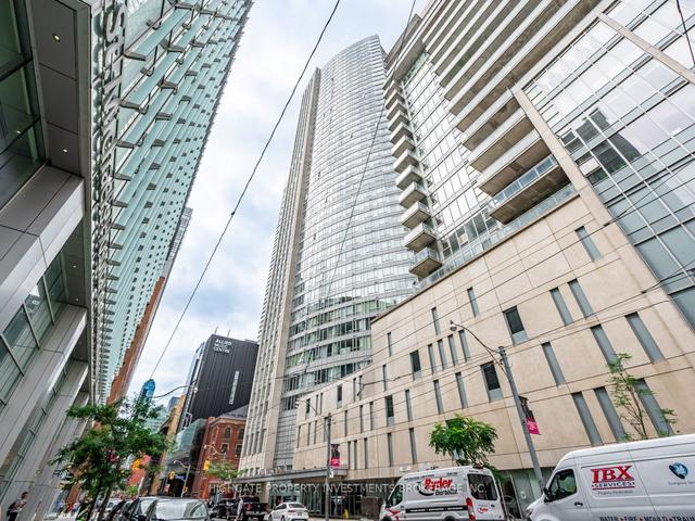 210 Victoria St | Pantages Tower Condos | 7 Condos for Sale & 11 Condos ...