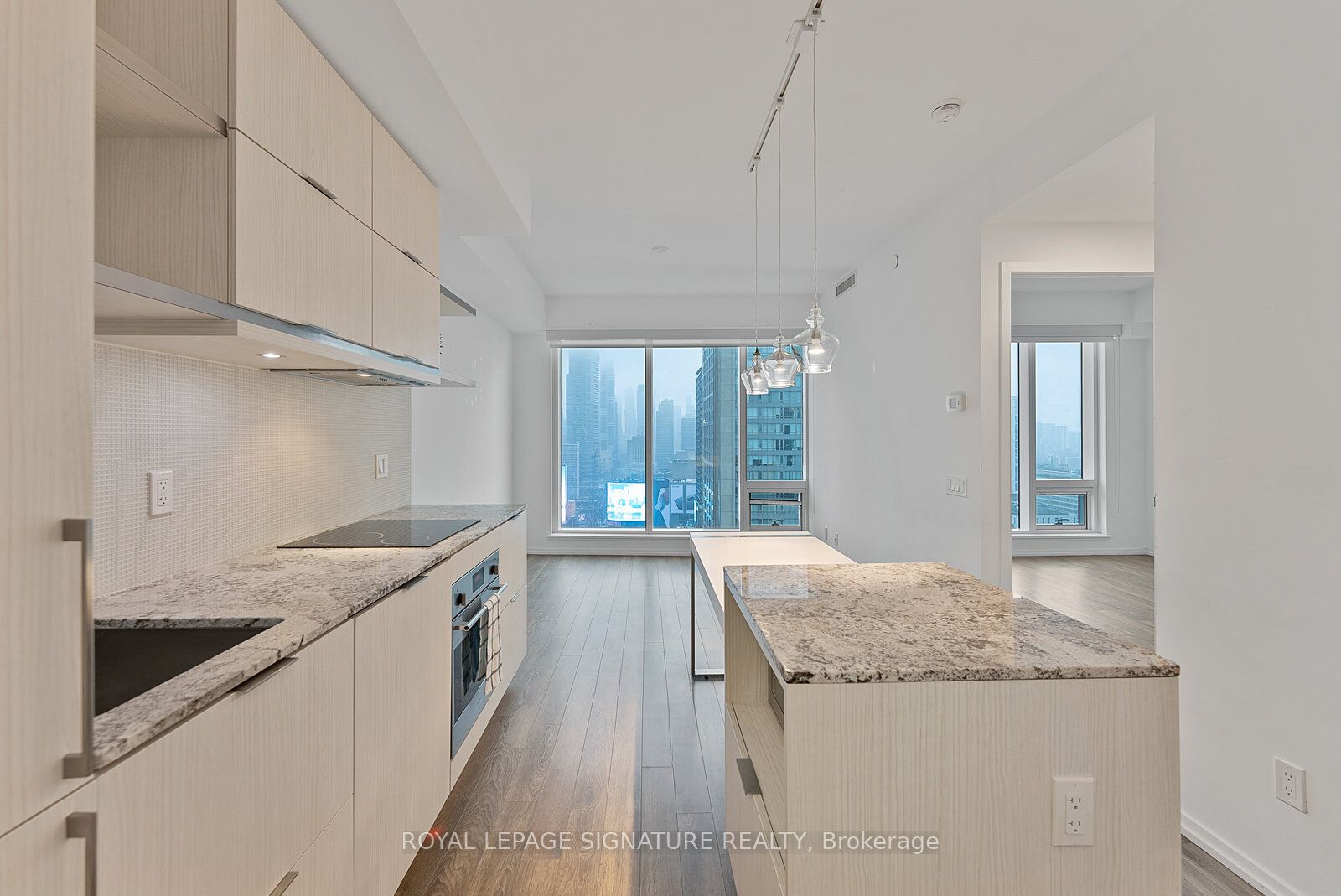 2401 - 197 Yonge St, Toronto | Leased, C9040817 | Condos.ca