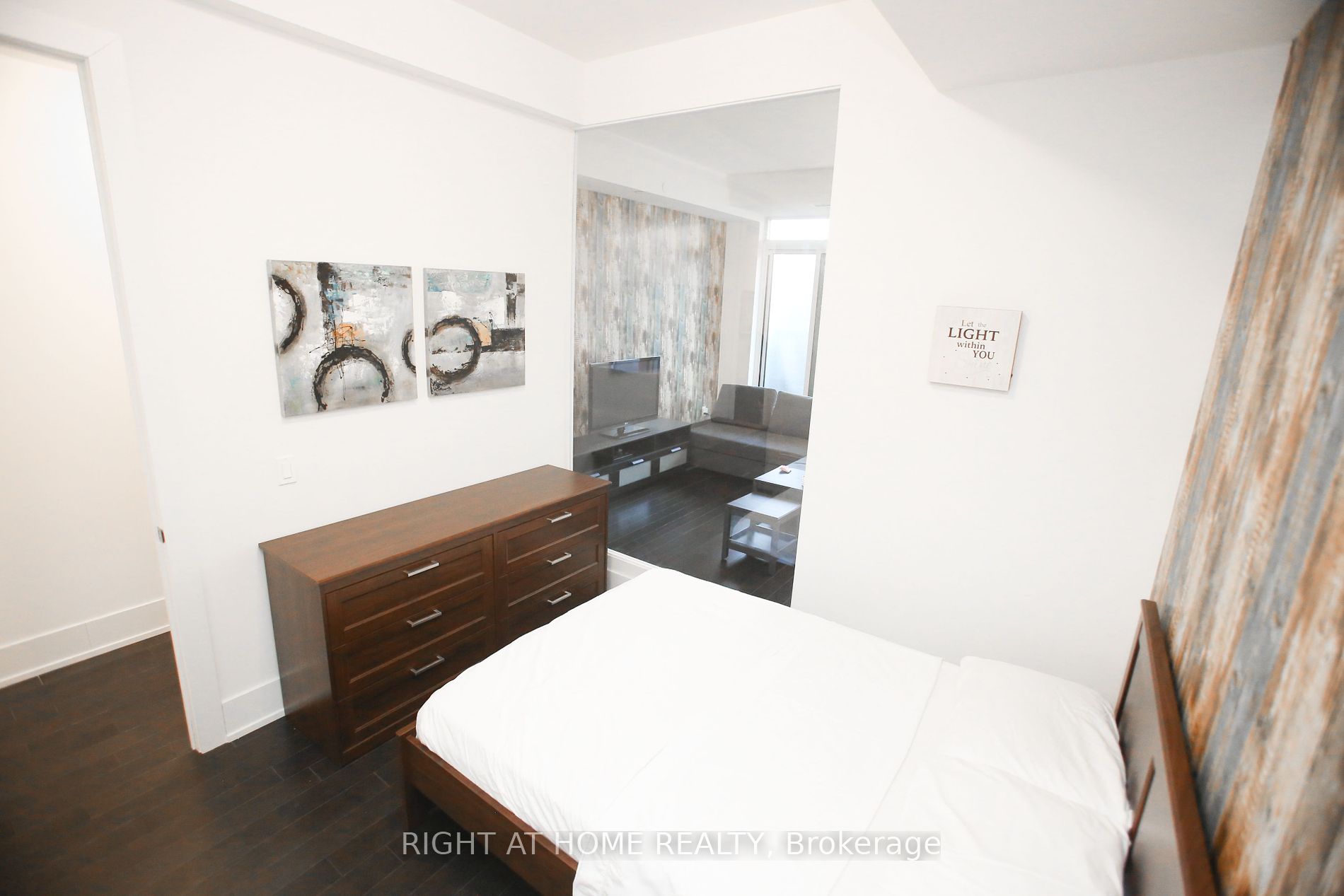 210 - 330 Richmond St W, Toronto | For Rent @ $2,350 | Condos.ca