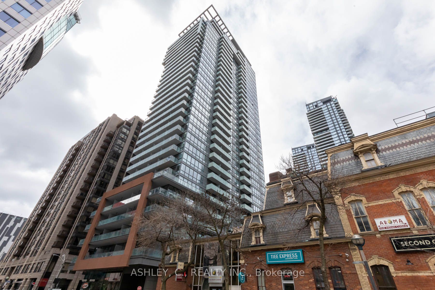 #210 - 8 Mercer St, Toronto | Leased, C9235031 | Condos.ca