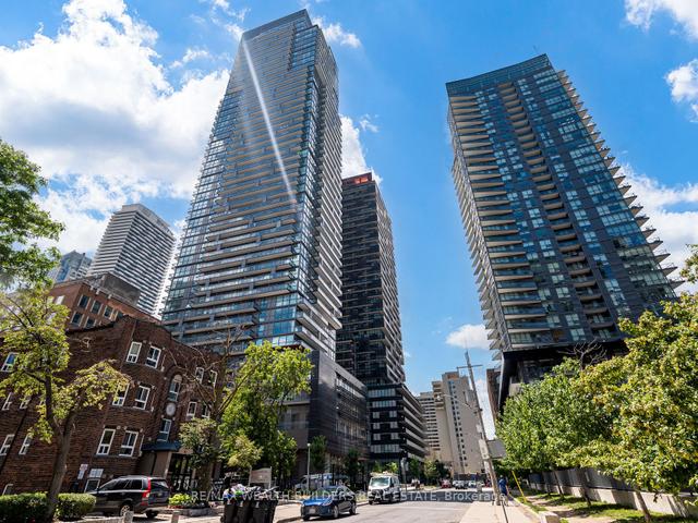 405 - 39 Roehampton Ave, Toronto | Terminated, C9241053 | Condos.ca