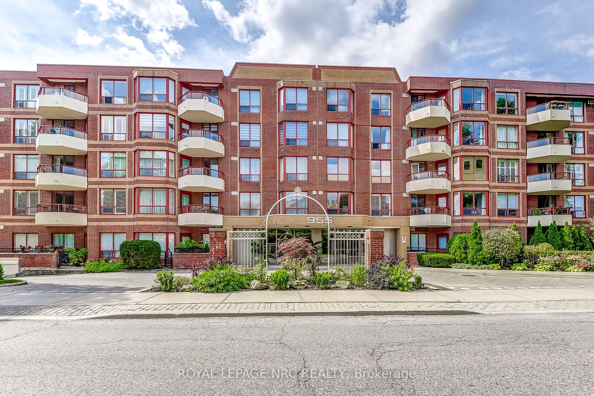 212 - 955 Millwood Rd, East York | Sold Conditional, C9344610 | Condos.ca