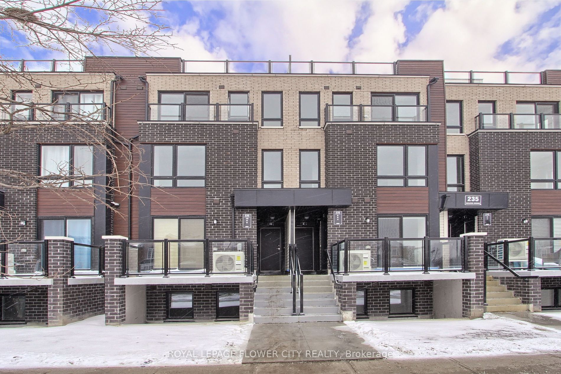 10 - 235 Mclevin Ave, | Leased, E11936215 | Condos.ca