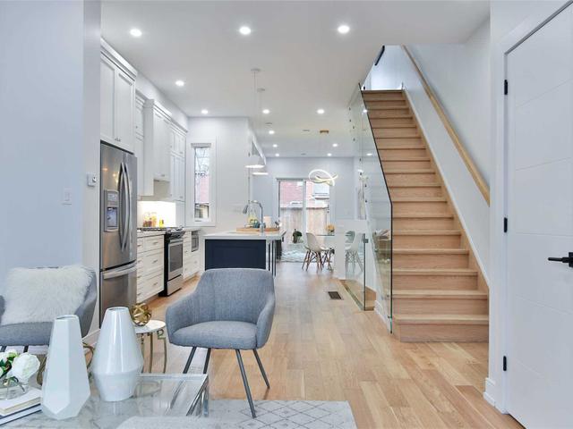 106 Hamilton St, Toronto, ON | Condos.ca