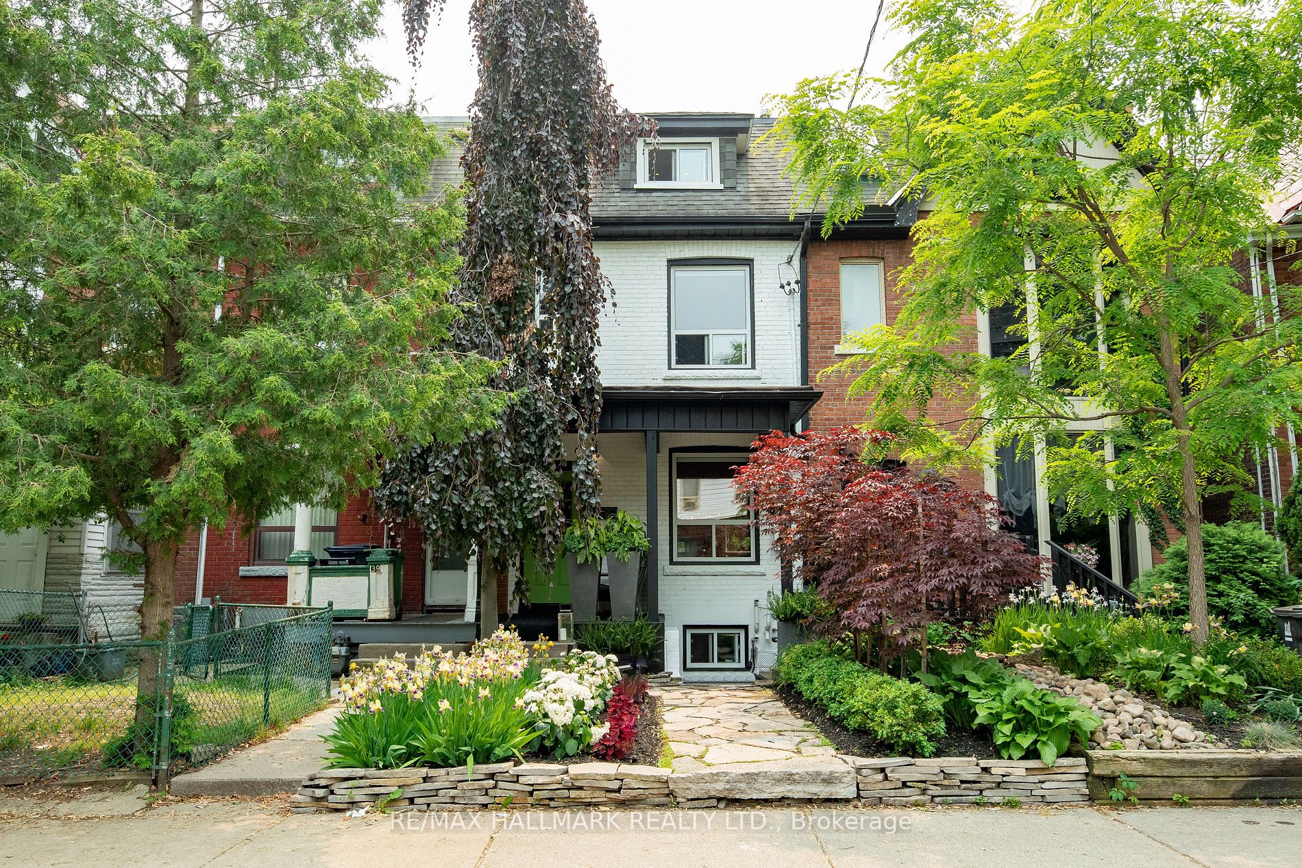 37 First Ave, Toronto | Sold, E6160668 | Condos.ca