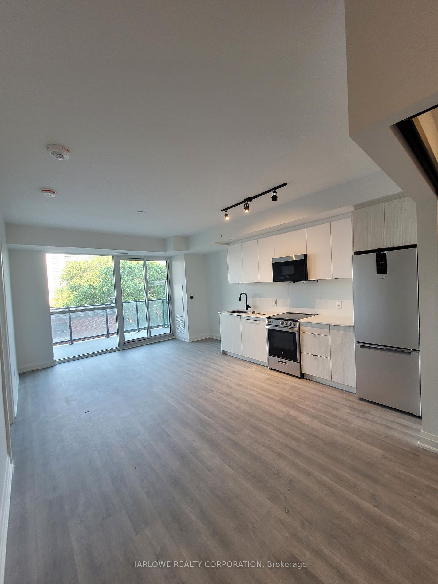 309 - 2369 Danforth Ave, Toronto | Leased, E6173252 | Condos.ca