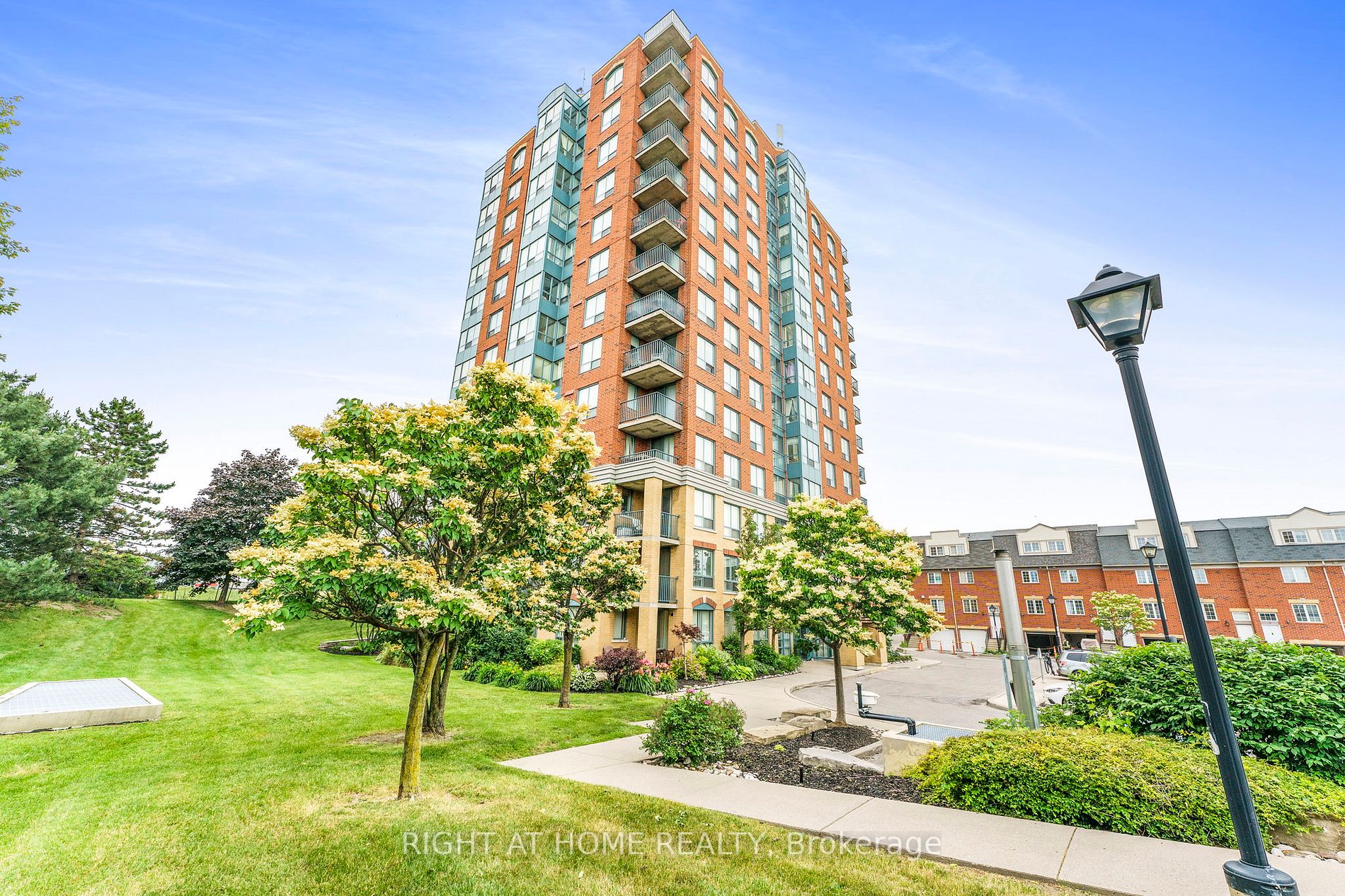 407 - 1625 Pickering Pkwy, Pickering | Sold, E6210676 | Condos.ca