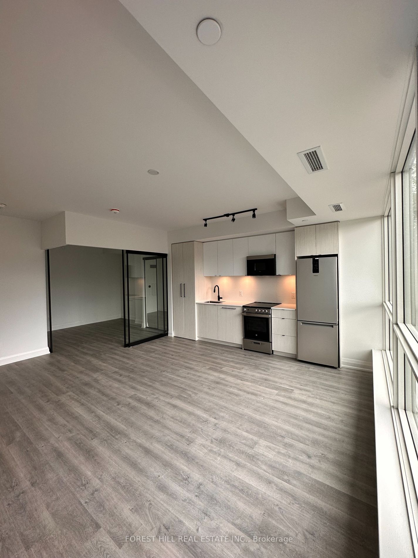 203 - 2369 Danforth Ave, Toronto | Suspended, E6697660 | Condos.ca
