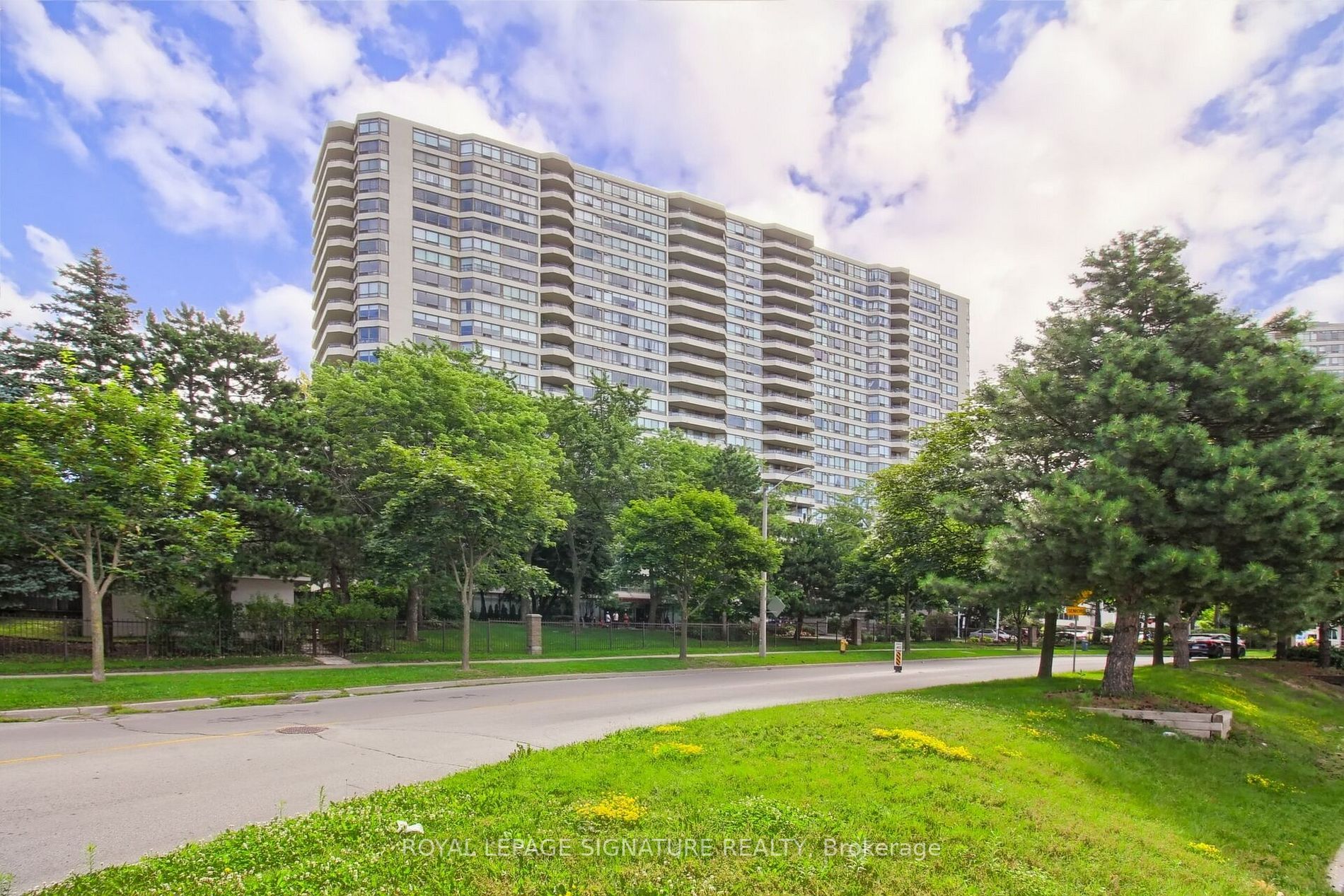 917 - 5 Greystone Walk, Scarborough | Sold, E6713710 | Condos.ca