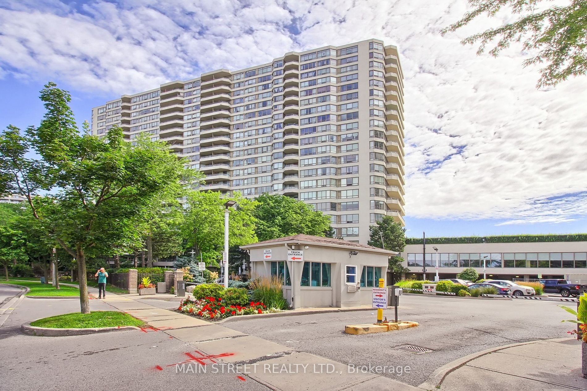 2006 - 5 Greystone Walk Dr, Scarborough | Sold, E6720482 | Condos.ca