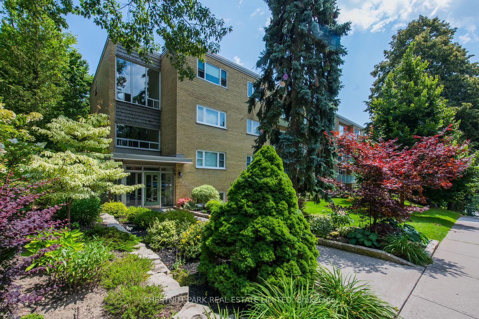 305 - 75 Scarborough Rd, Toronto | Sold, E6731492 | Condos.ca