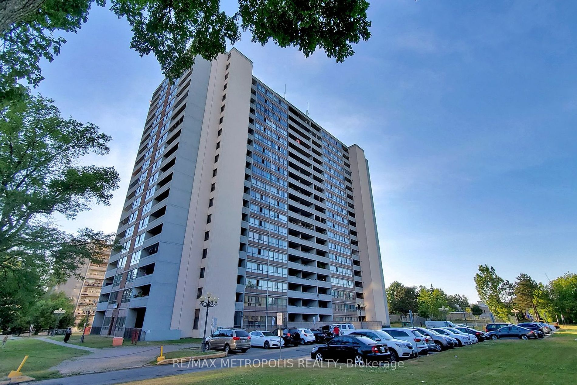 902 - 3380 Eglinton Ave E, Scarborough | Terminated, E8204568 | Condos.ca