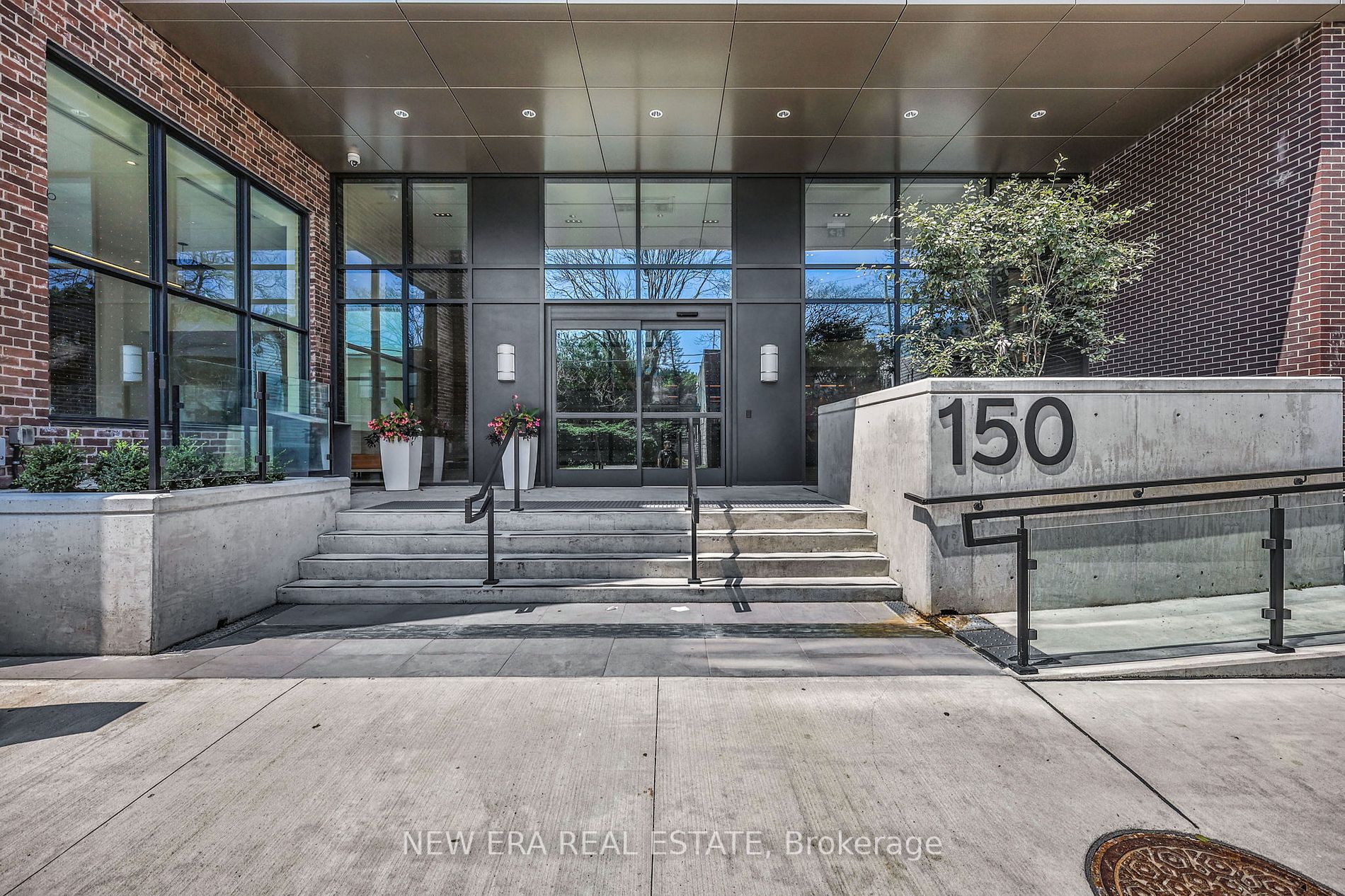 301 - 150 Logan Ave, Toronto | For Sale @ $724,900 | Condos.ca