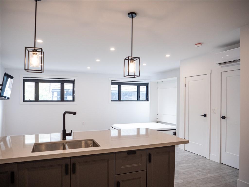 4 - 284 James Street N, Hamilton | Leased, H4166000 | Condos.ca