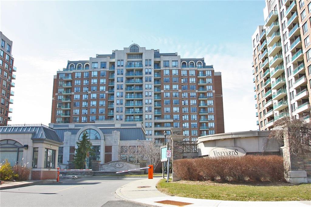 PH08 - 330 Red Maple Road, Richmond Hill | Expired, H4193843 | Property.ca