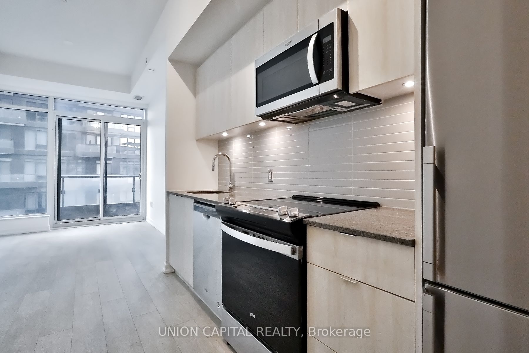 702E - 8868 Yonge St, Richmond Hill | For Sale @ $549,900 | Condos.ca