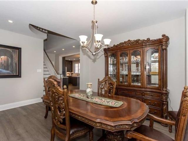 43 Crew Crescent, Maple, ON | MrLOFT.ca