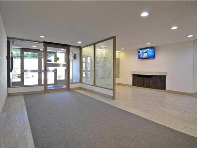 1008 - 7811 Yonge St, Thornhill | Terminated, N4365784 | Condos.ca