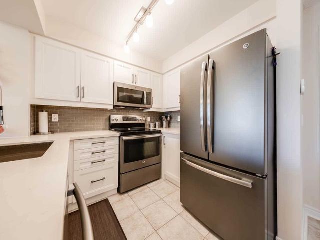 212 - 330 Red Maple Rd, Richmond Hill | Sold, N4410722 | Condos.ca