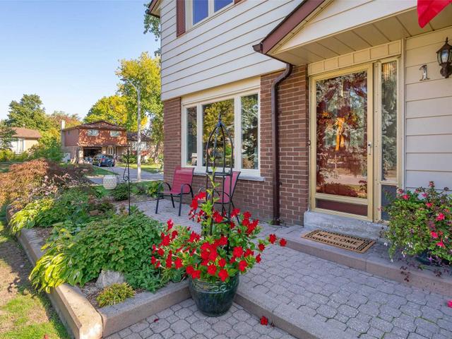 1 Sir Gareth Crt, Markham, ON | Property.ca
