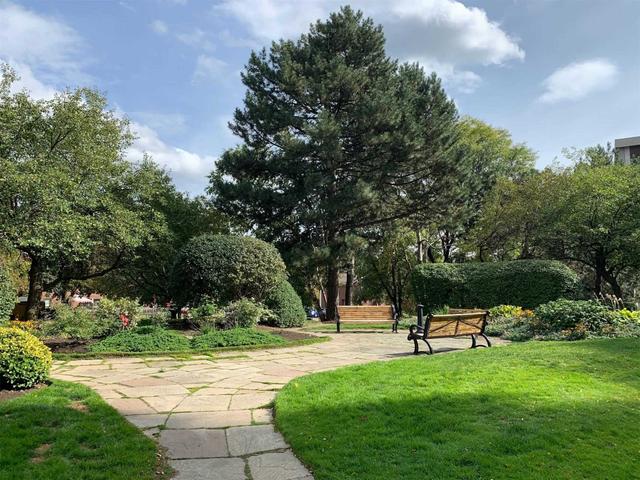 801 - 80 Inverlochy Blvd, Thornhill | Sold, N4937643 | Condos.ca