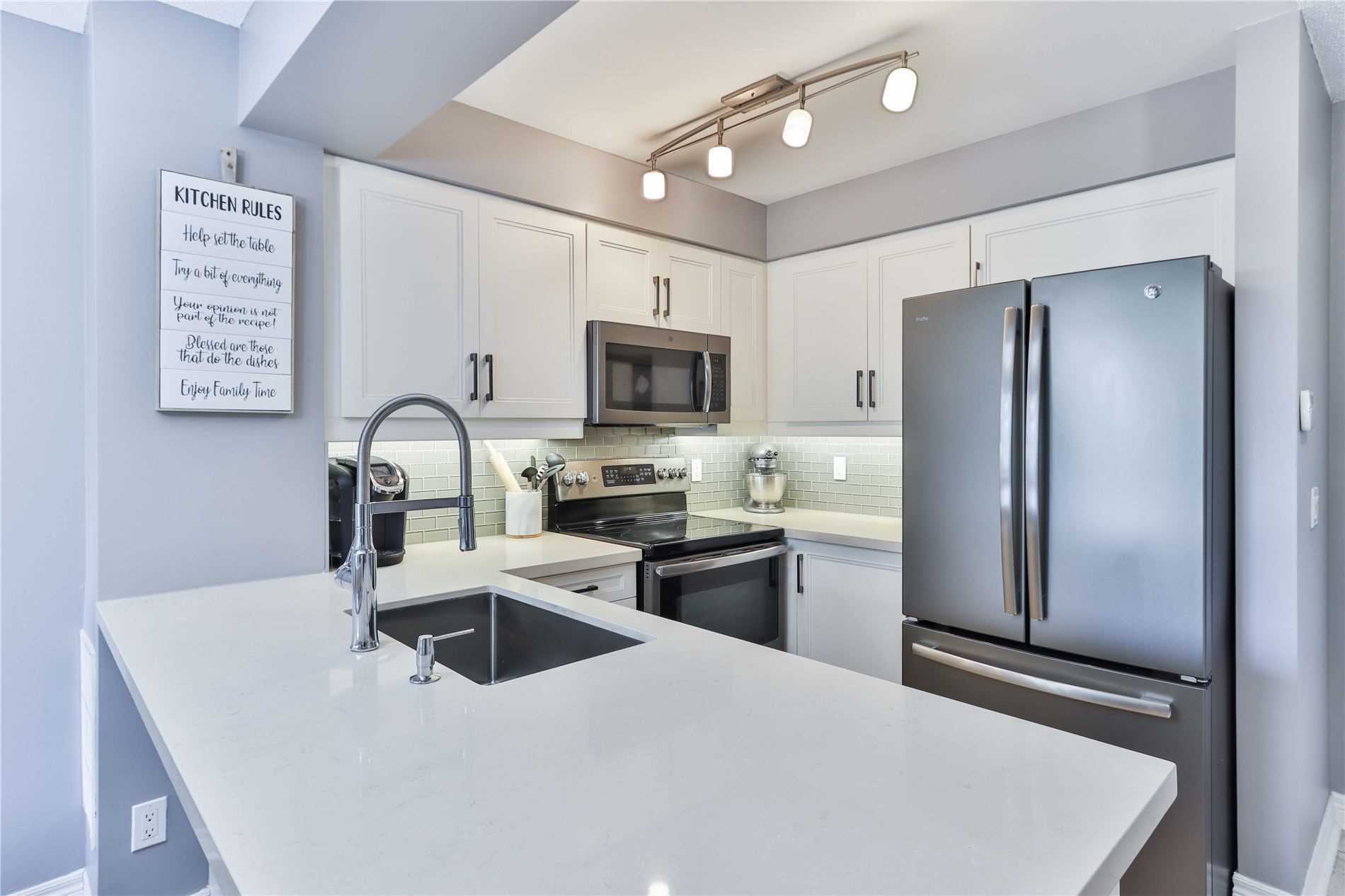 212 - 330 Red Maple Rd, Richmond Hill | Sold, N4937841 | Condos.ca