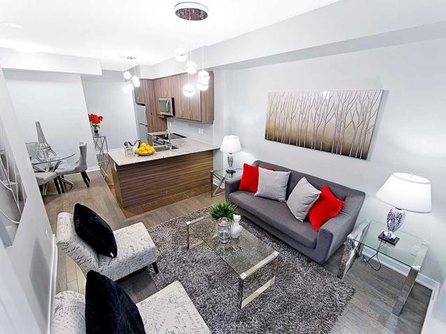 1704 - 9205 Yonge St, Richmond Hill | Sold, N4989485 | Condos.ca