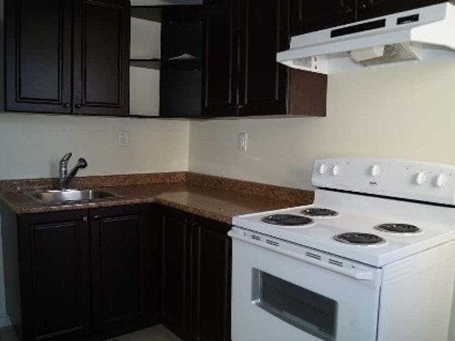 255 Queen Filomena Ave, Maple, ON | Condos.ca