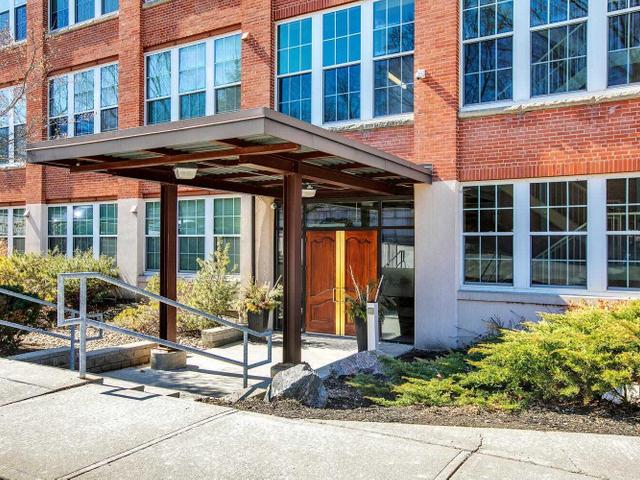 203 - 543 Timothy St, Newmarket | Sold, N5565659 | Condos.ca