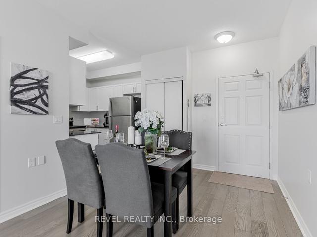 402 - 15450 Yonge St, Aurora | Sold, N6628490 | Condos.ca