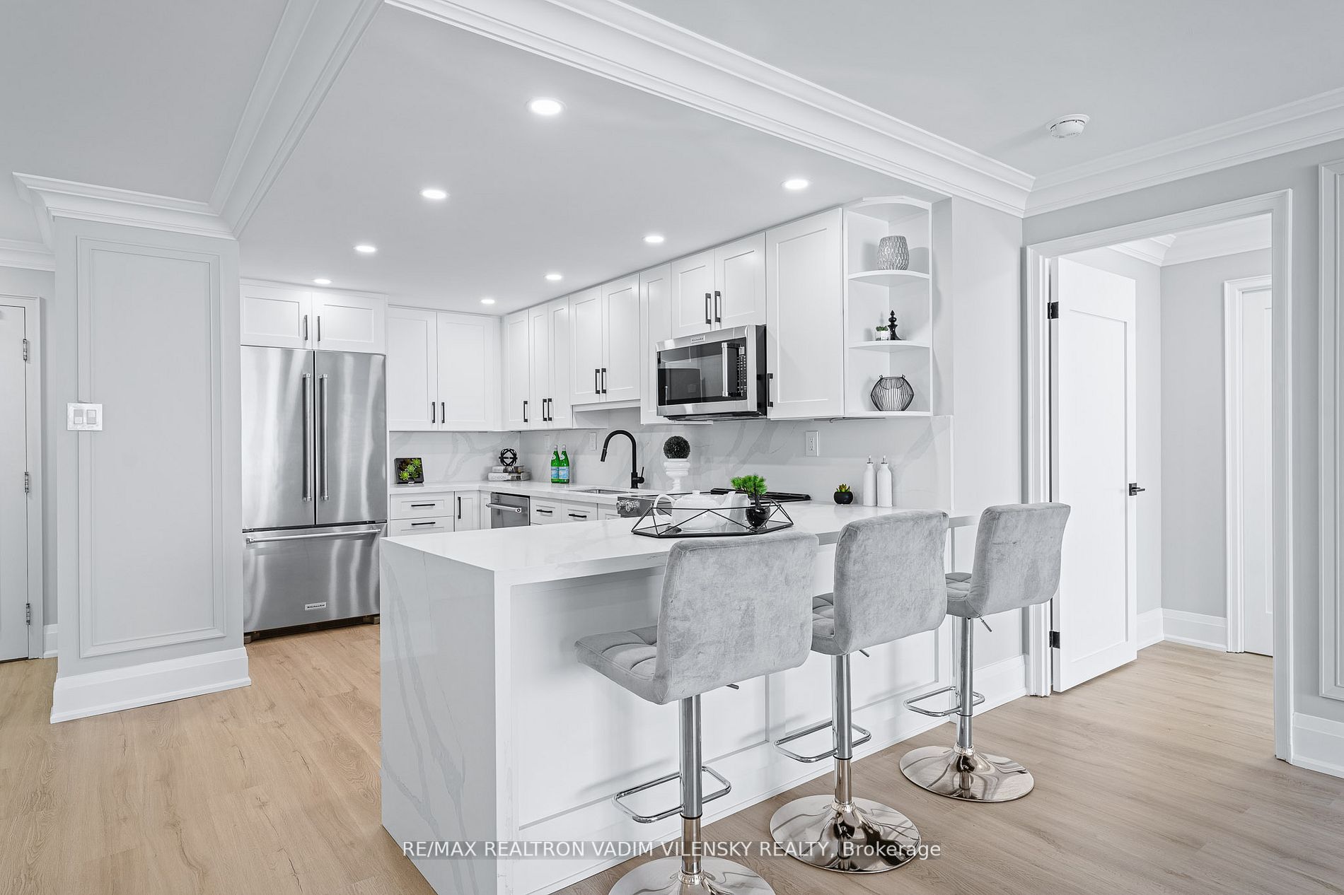 206A - 7300 Yonge St, Thornhill | Sold, N6787578 | Condos.ca