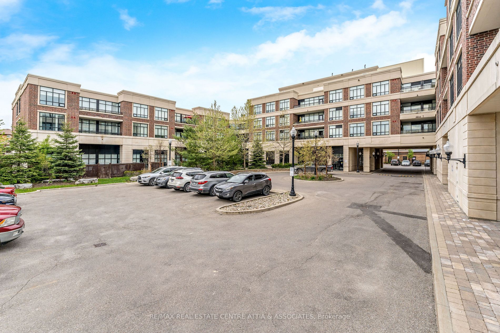 219 - 2396 Major Mackenzie Dr W, Maple | For Sale @ $784,900 | Property.ca