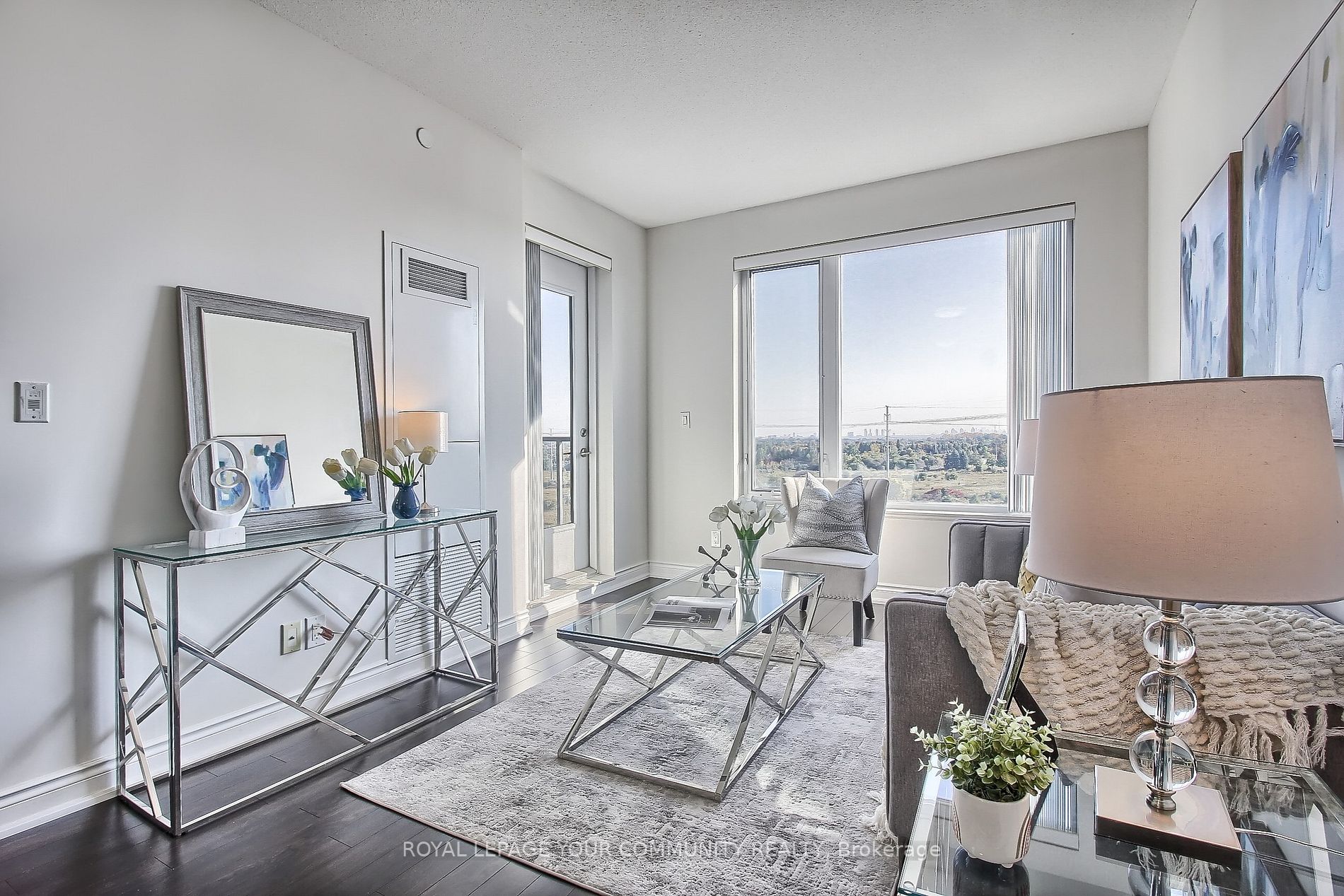 1008 - 325 South Park Rd, Thornhill | Sold, N7056000 | Condos.ca