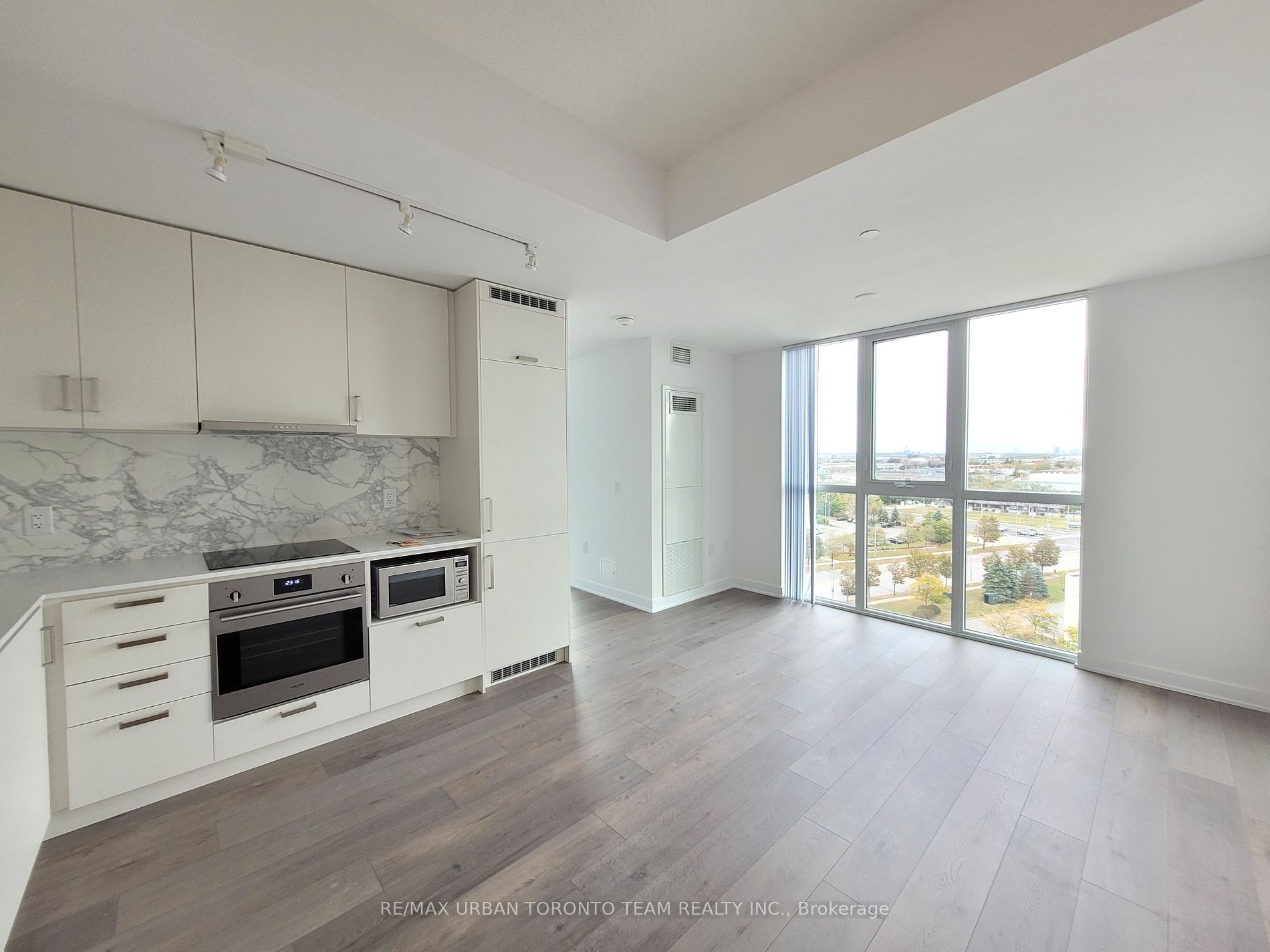 909 - 60 Honeycrisp Cres, Vaughan | Leased, N7360938 | Condos.ca