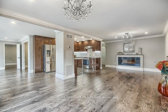 110 - 20 Harding Blvd W, Richmond Hill | Sold, N7398156 | Condos.ca