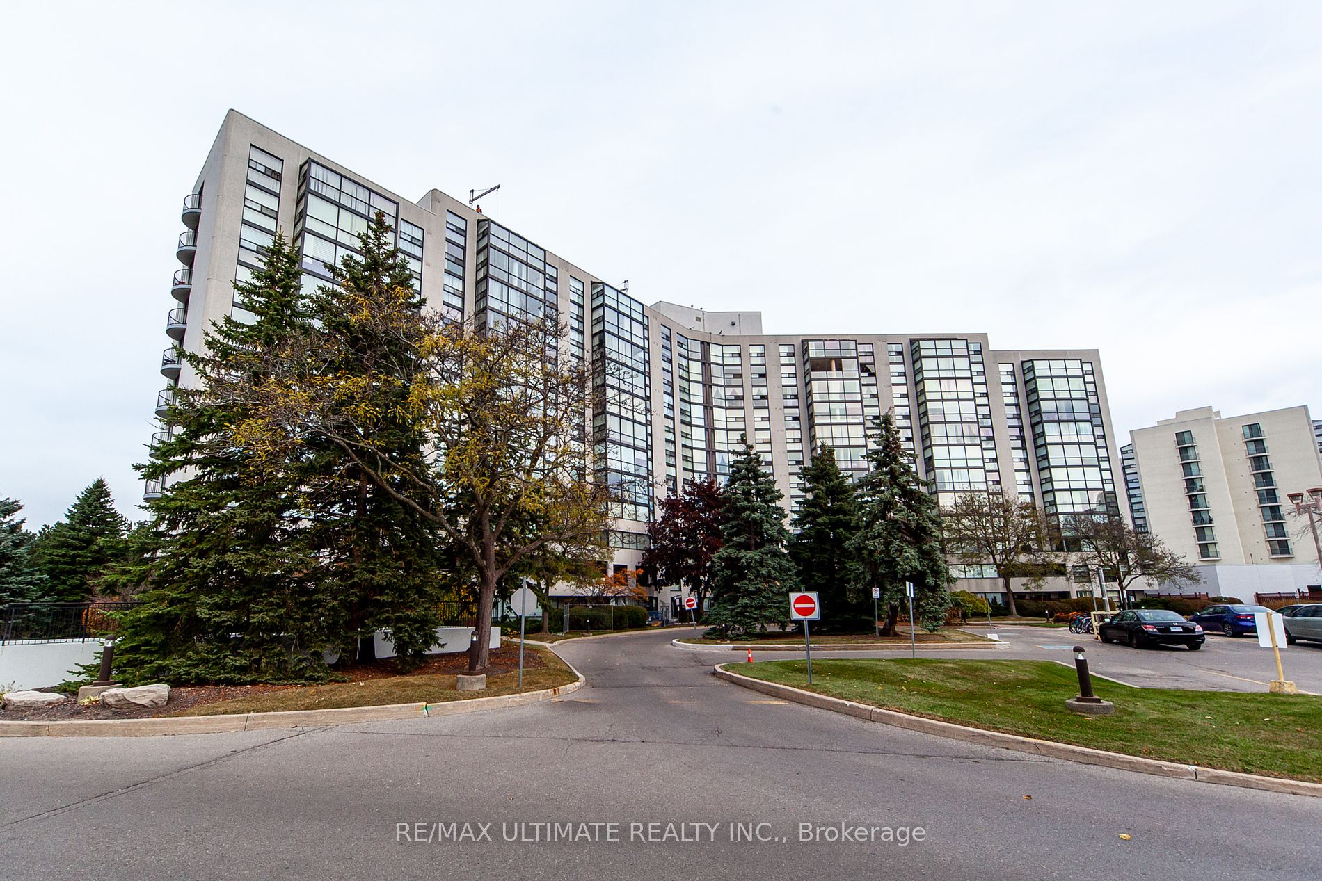 PH15 - 40 Harding Blvd W, Richmond Hill | Terminated, N8073786 | Condos.ca
