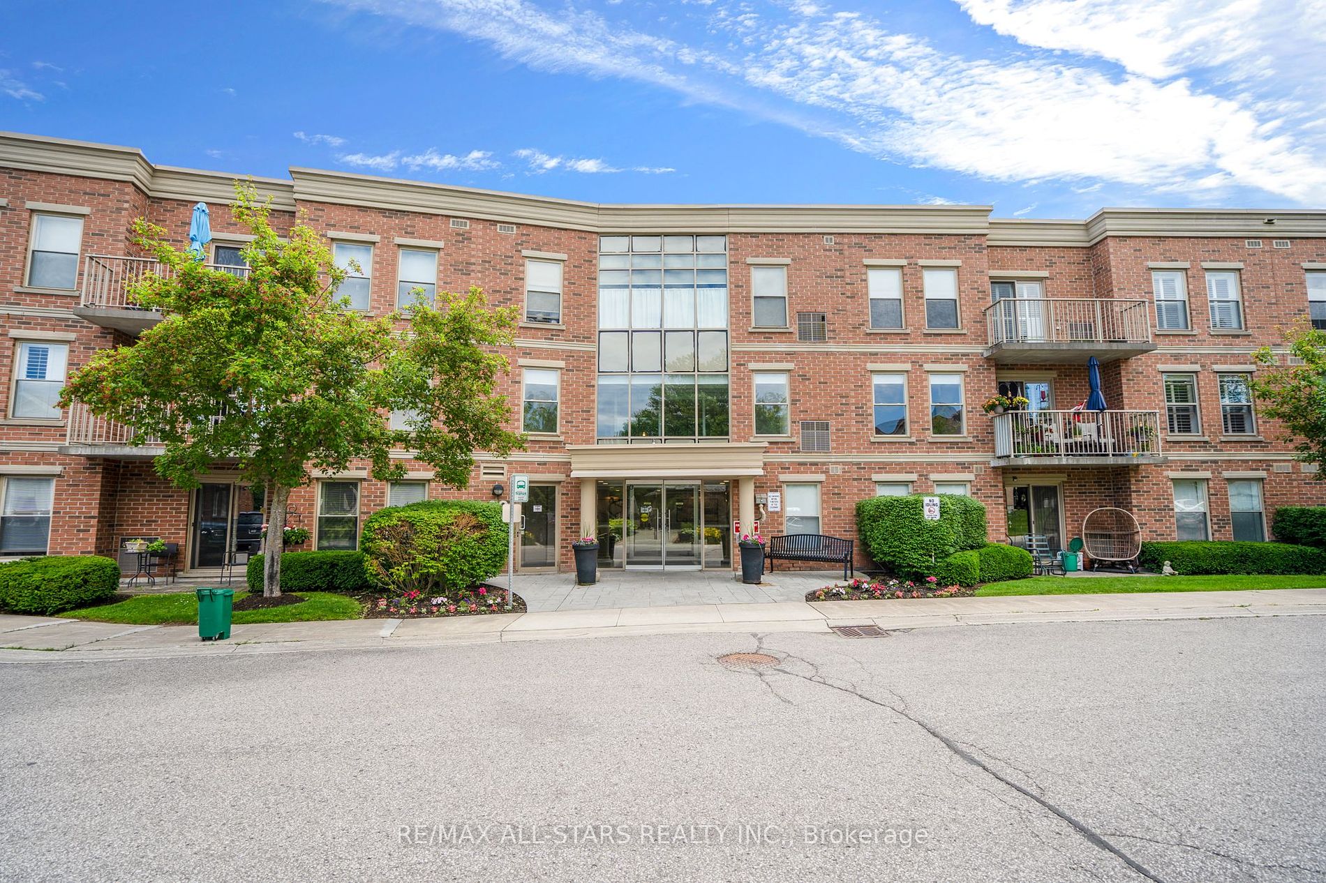 205 - 22 James Hill Crt, Uxbridge | For Sale @ $869,900 | Condos.ca