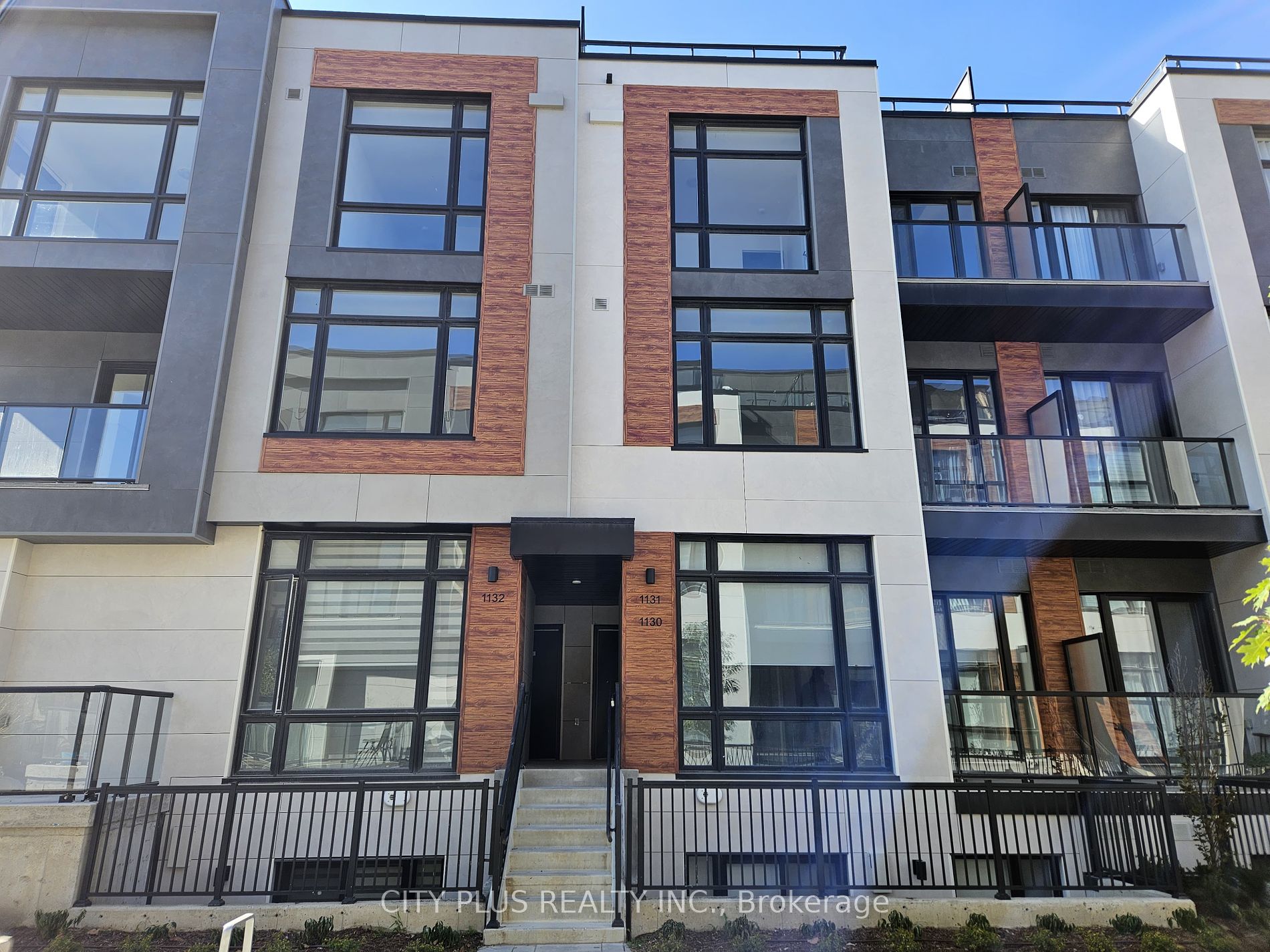 1130 - 12 David Eyer Rd, | Leased, N9419445 | Condos.ca