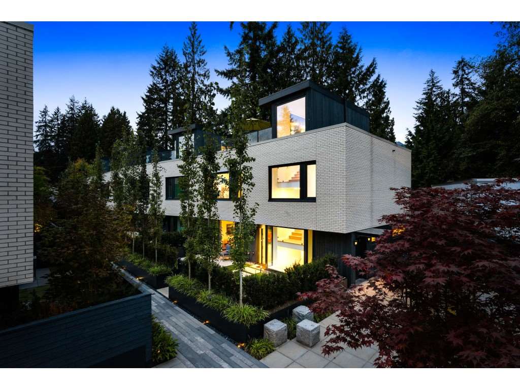 7 - 3730 EDGEMONT BOULEVARD, North Vancouver | Sold, R2503176 | Condos.ca